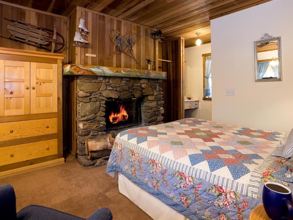 Cabin Explorer - Idyllwild Inn