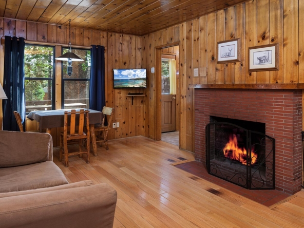 Rustic Cabins - Idyllwild Inn