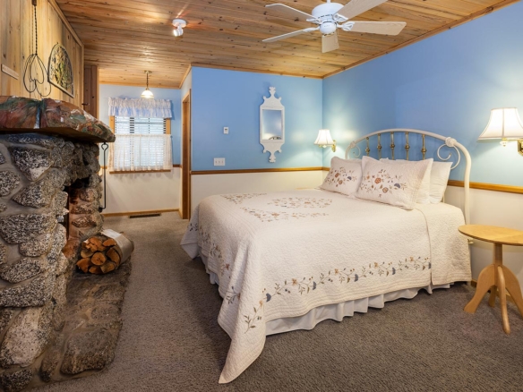 Cabin Explorer - Idyllwild Inn